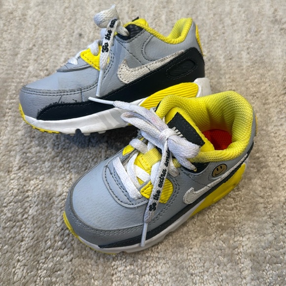 Nike | Shoes | Nike Air Max Go The Extra Smile Sneakers | Poshmark